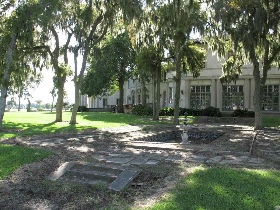 Clear Lake's West mansion starts new chapter with Hakeem Olajuwon ...