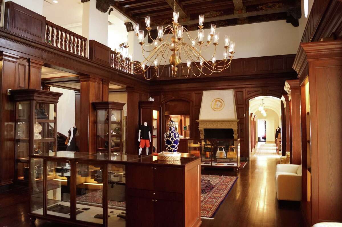 Clear Lake's West mansion starts new chapter with Hakeem Olajuwon