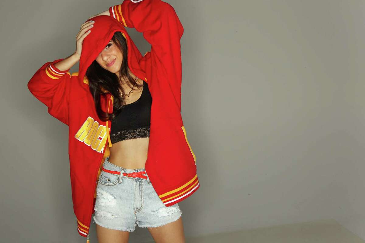 Chanel Dror raps up a pop hit