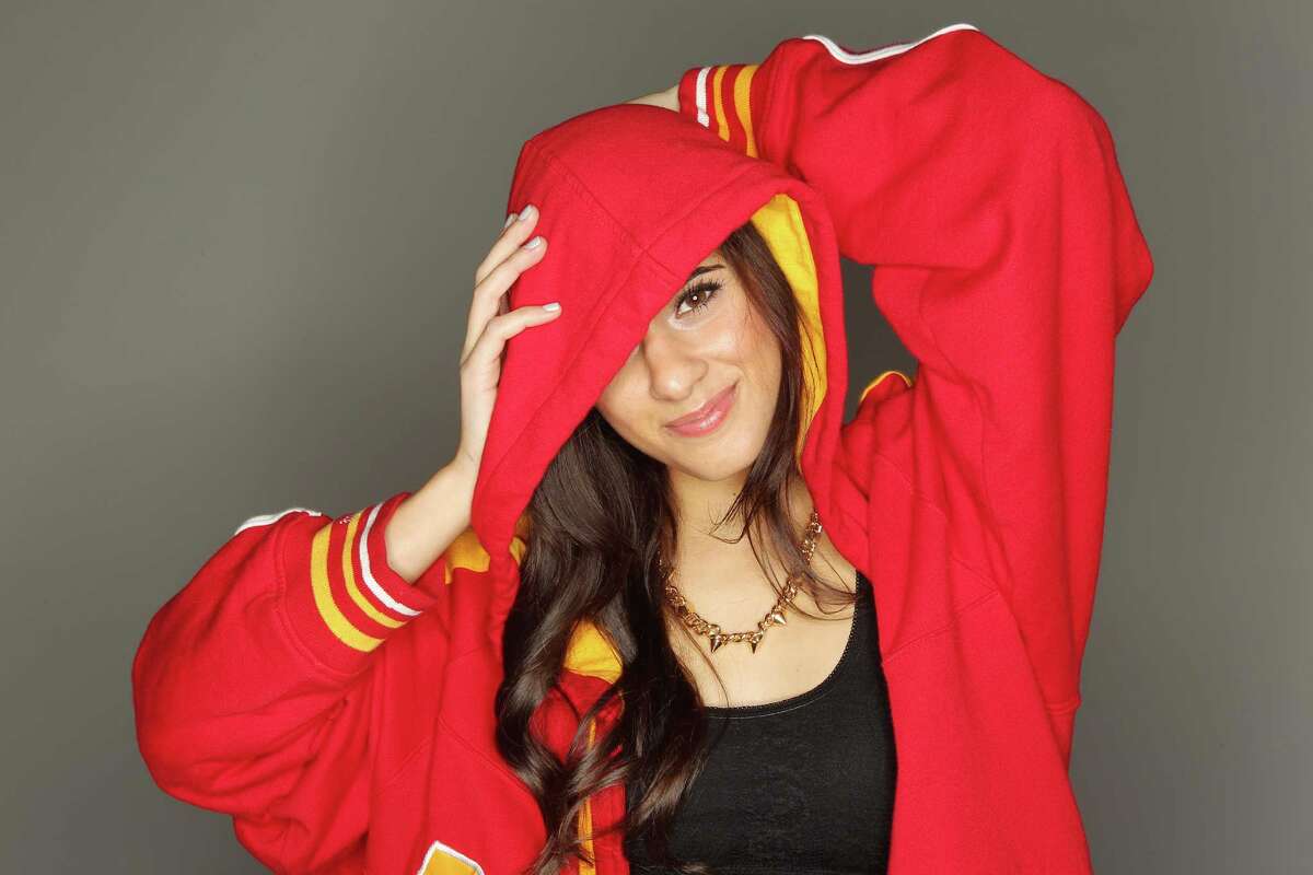 Chanel Dror raps up a pop hit