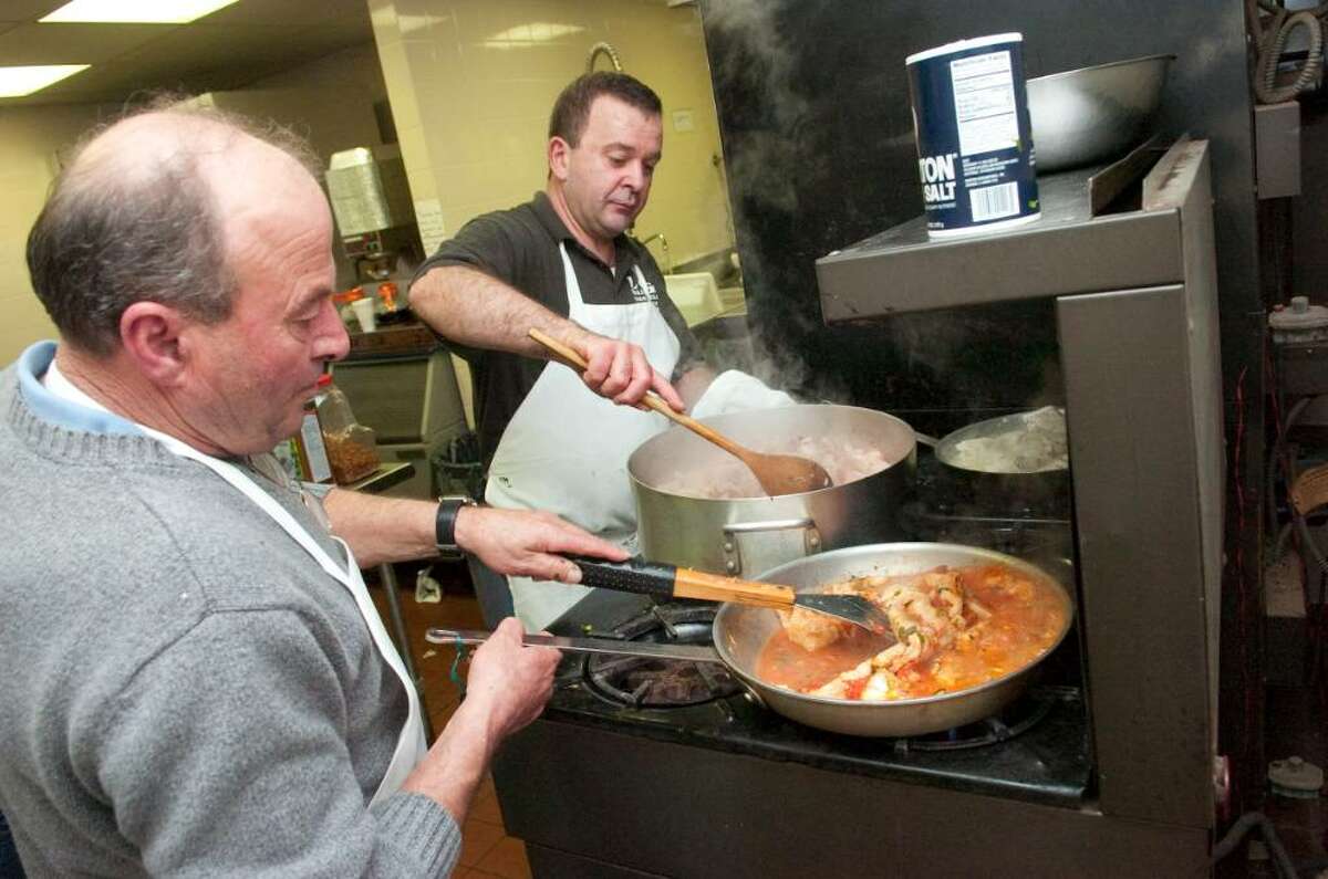 Italian-Americans savor traditional feast of seven fishes