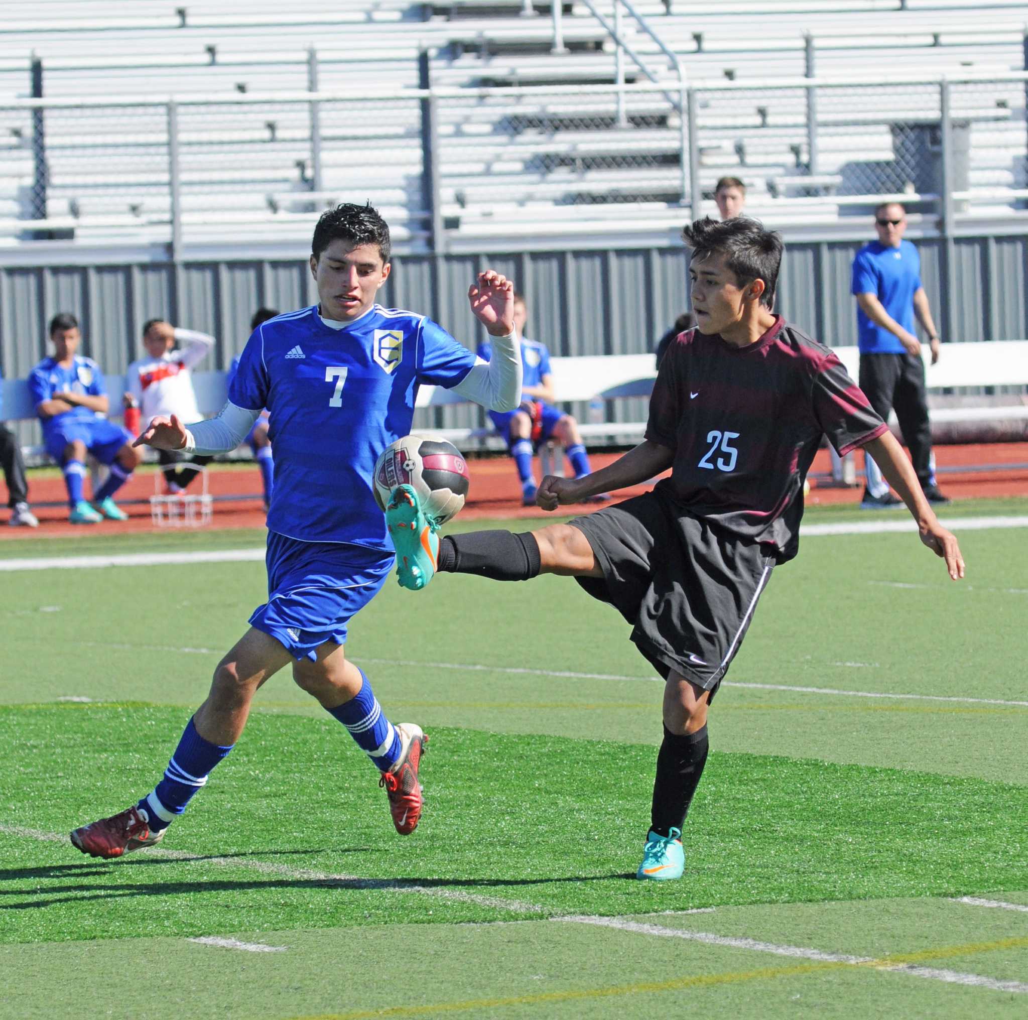 Soccer: Pearland's goal again is postseason