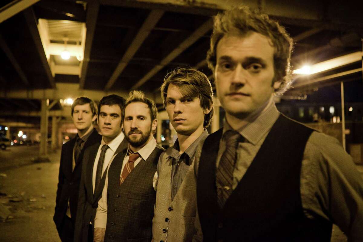 Punch Brothers slug out more progressive bluegrass