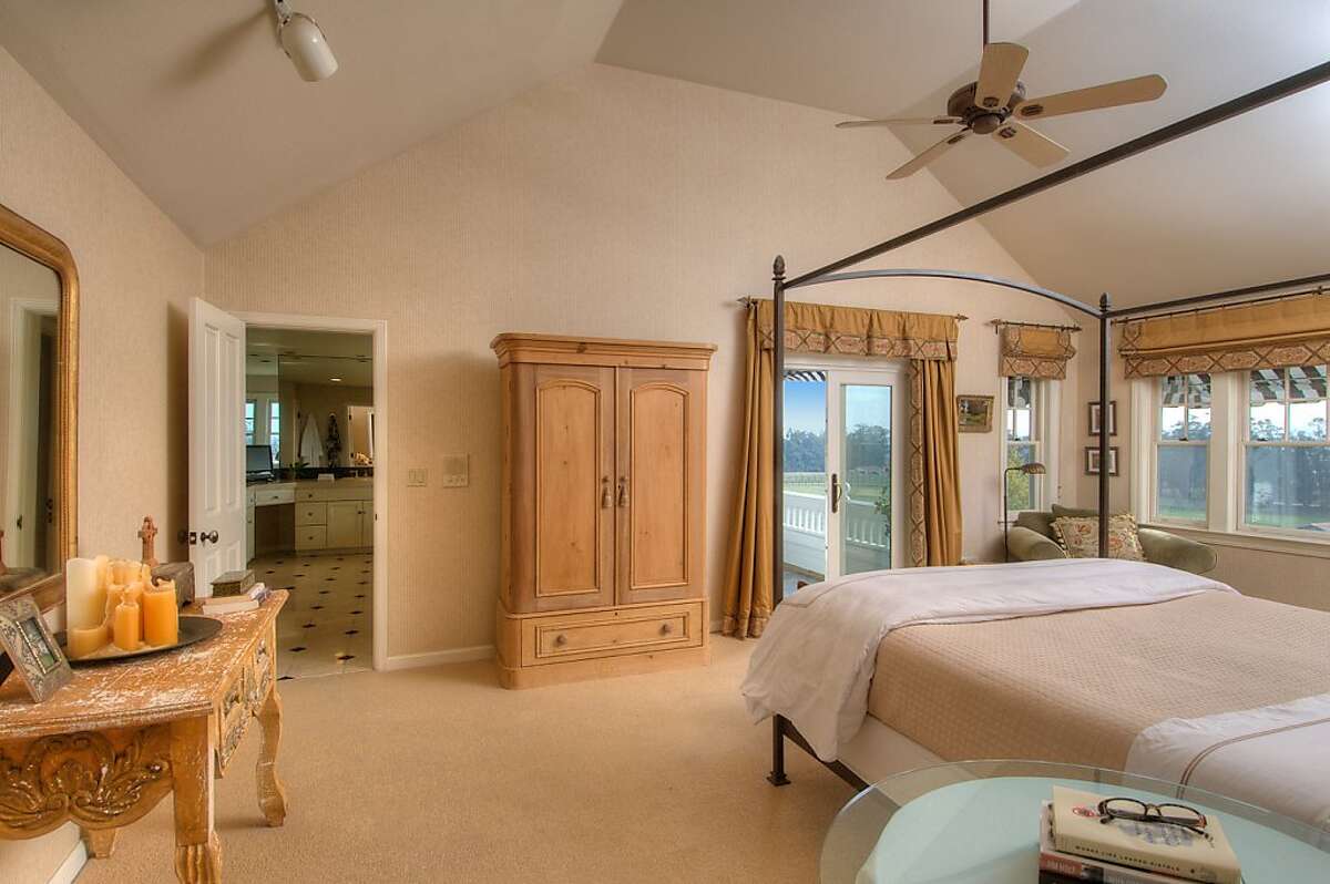 100-acre Petaluma estate has vineyard, stables