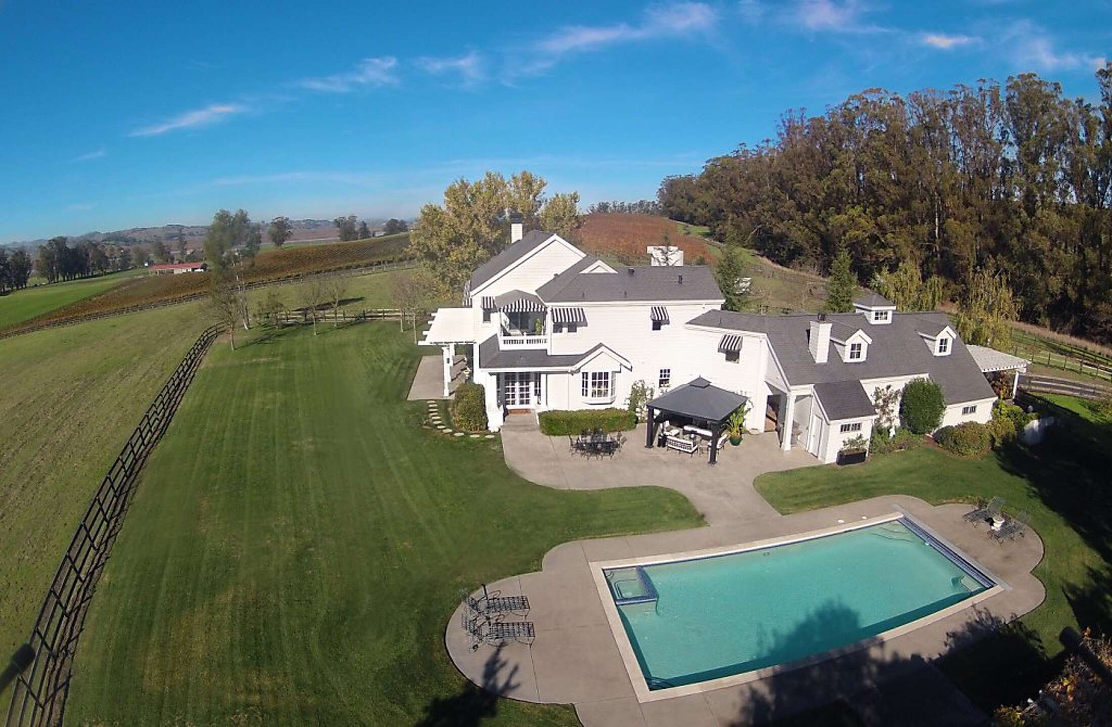 100-acre Petaluma estate has vineyard, stables