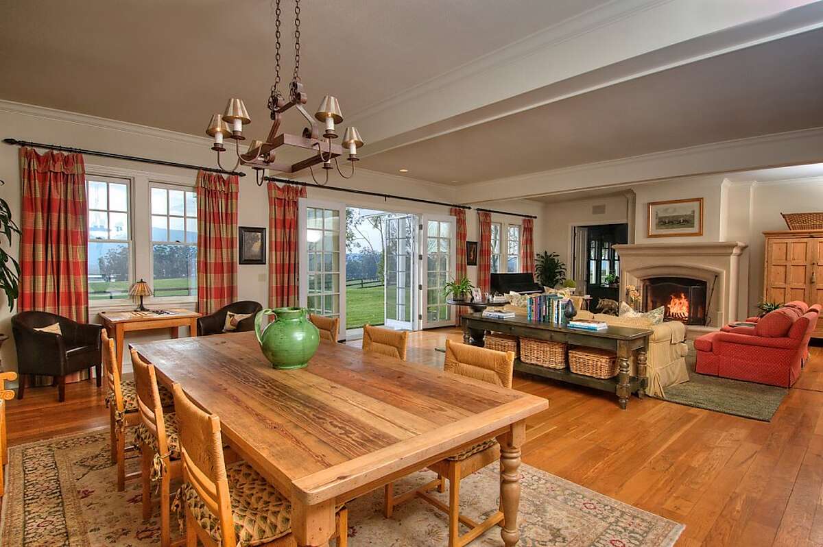 100-acre Petaluma estate has vineyard, stables