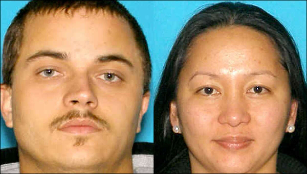 2 bodies found in submerged car; may be missing couple
