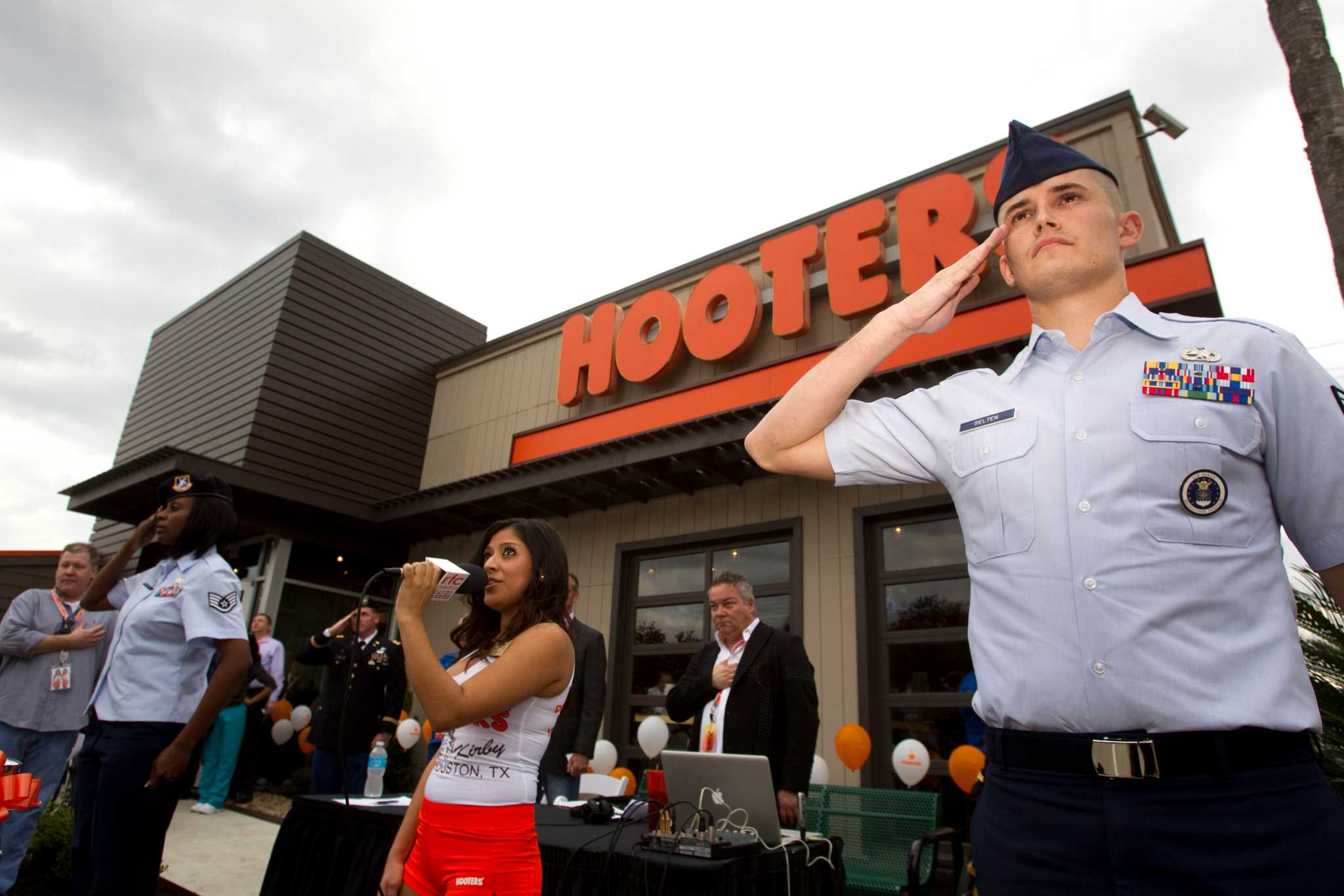 Hooters shakes up its menu