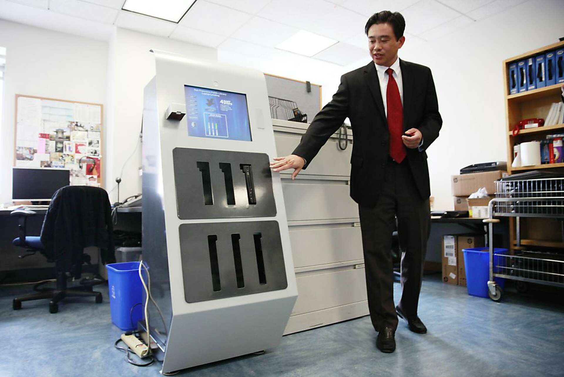 S.F. library eyes laptop-lending kiosks