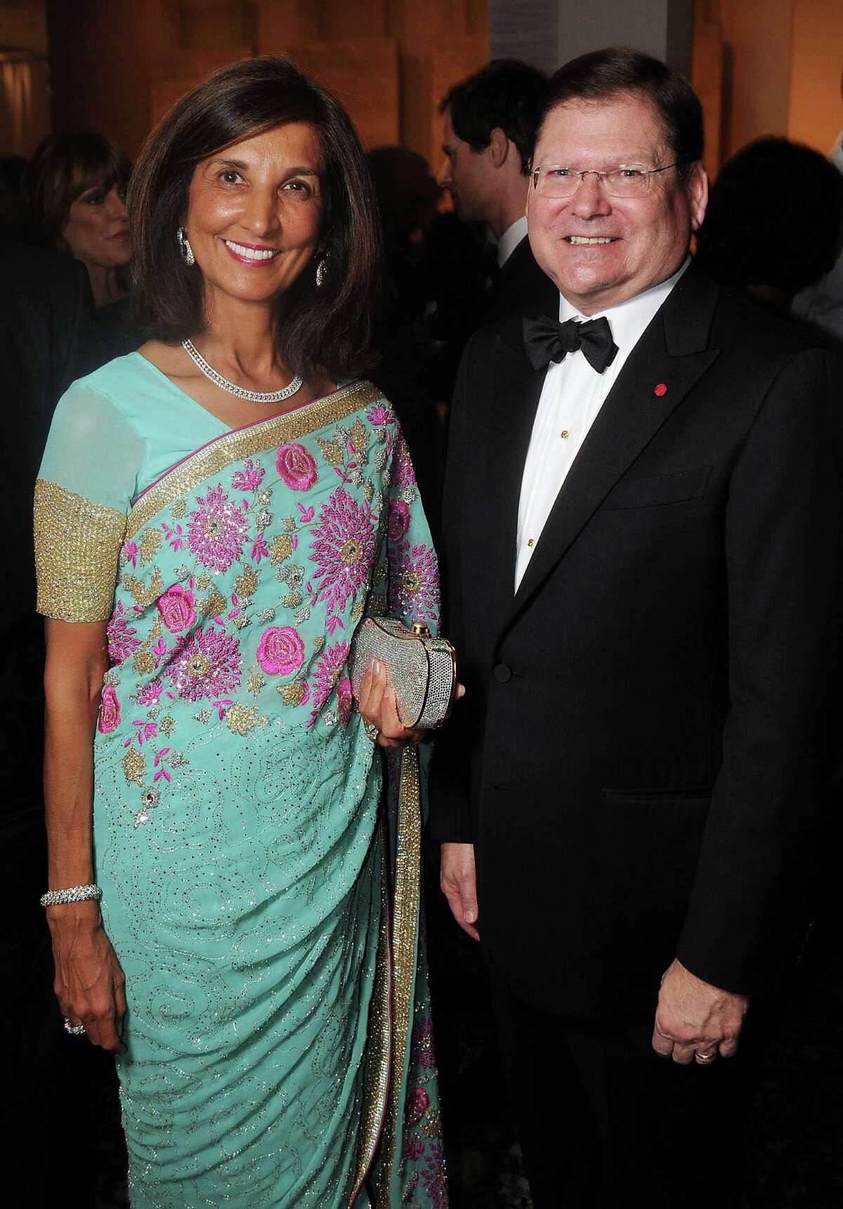 "Beyond Boundaries" Gala a glittery success