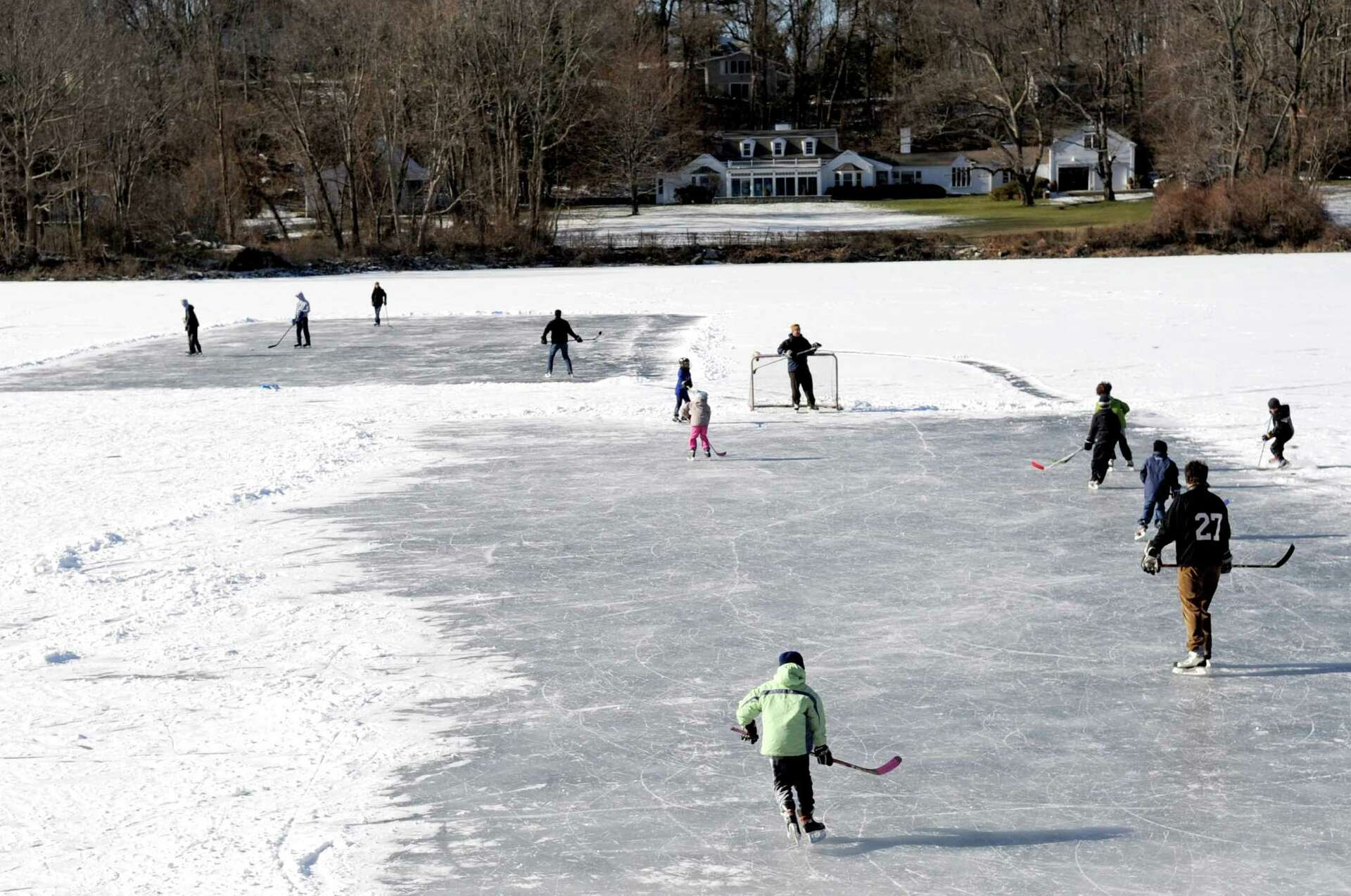 Skaters take to the ice in Darien