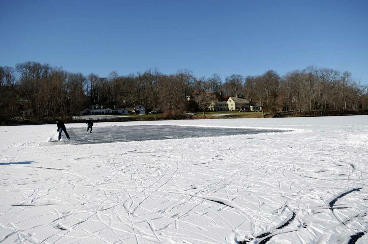 Skaters take to the ice in Darien