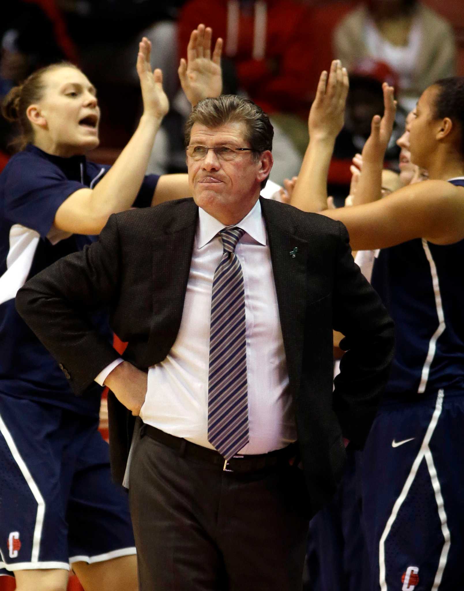 UConn women rout Cincinnati