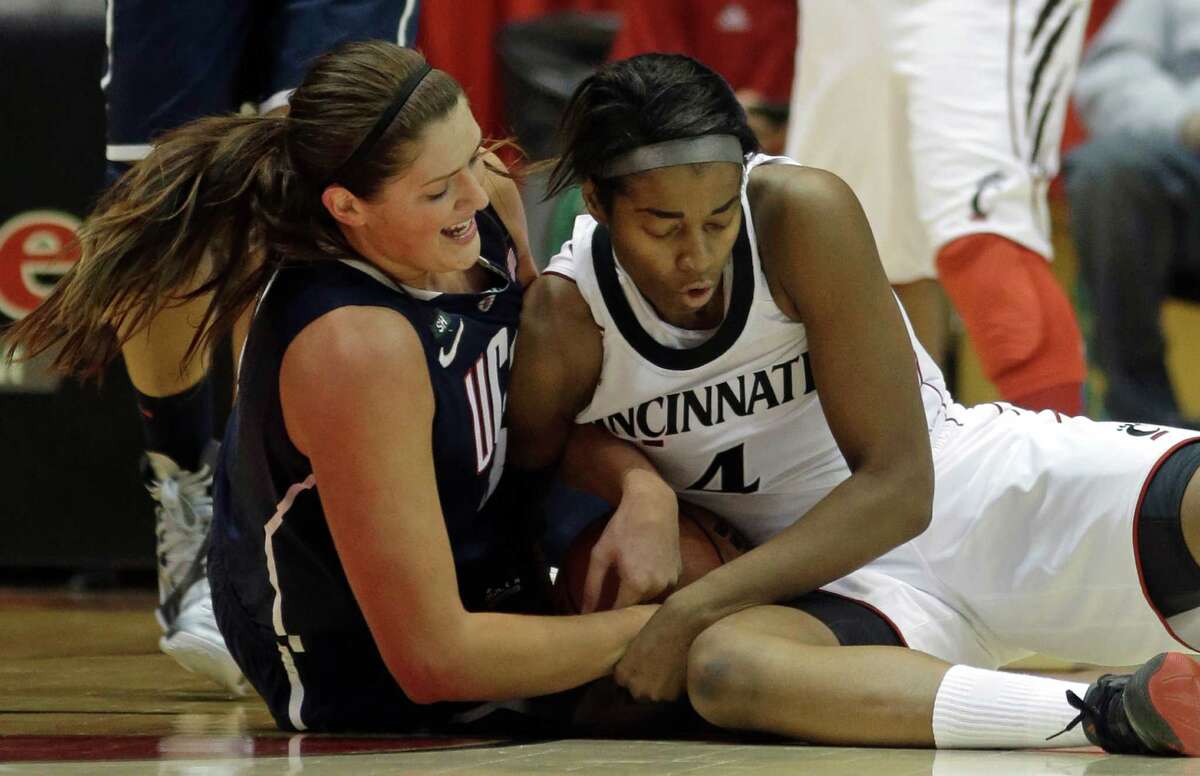 UConn women rout Cincinnati
