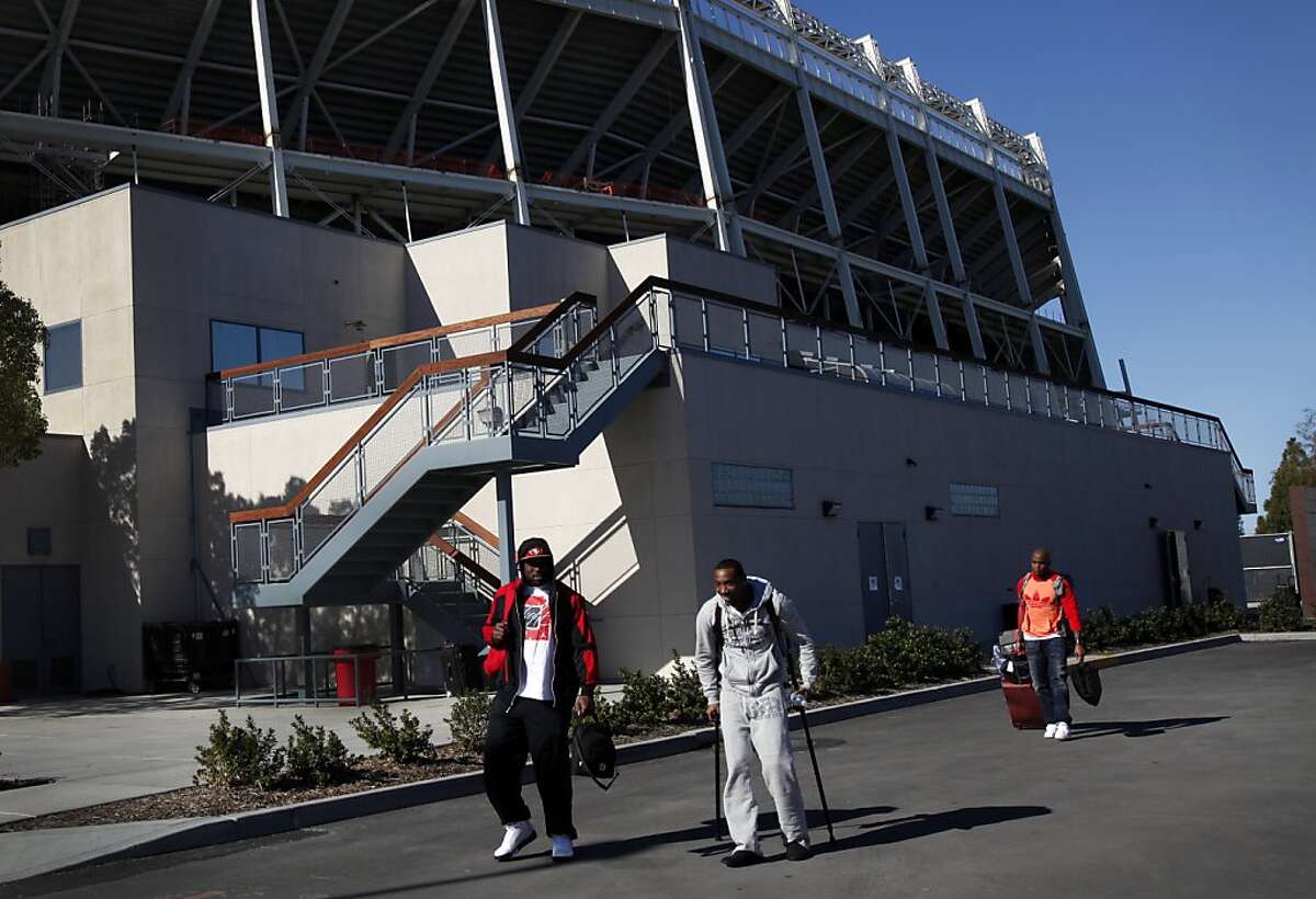 49ers arrive in New Orleans