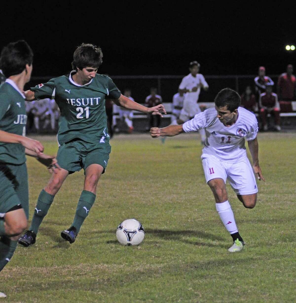 Strake Jesuit boys soccer team rebuilding, still a force in 19-5A