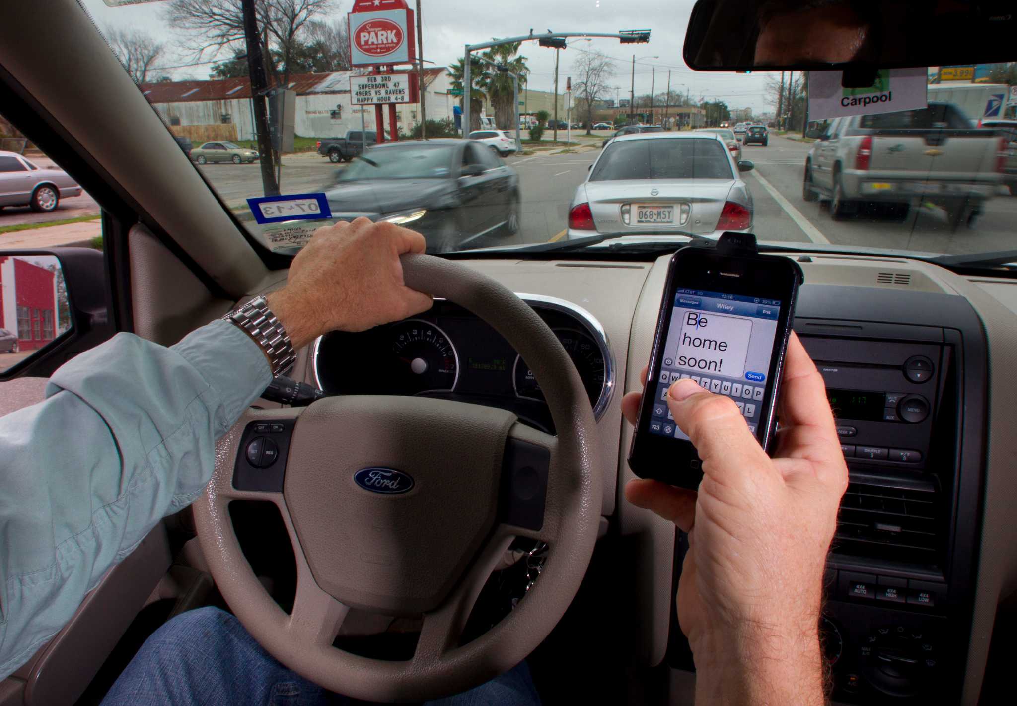 Sugar Land ban on texting while driving goes into effect