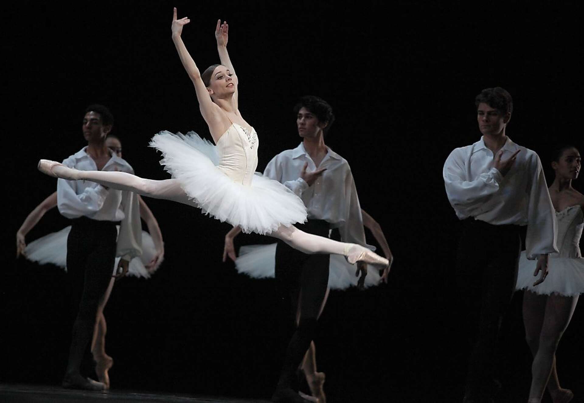 S.F. Ballet review: 'Borderlands'