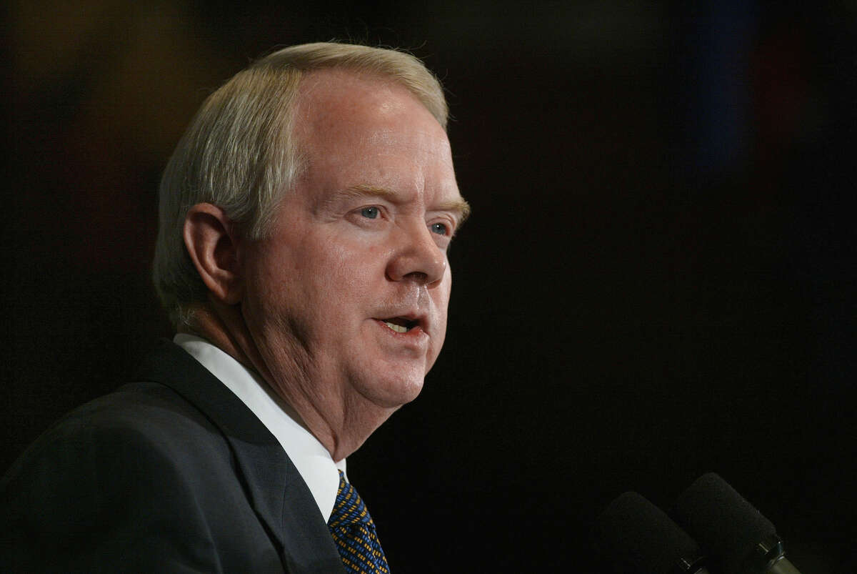 Unable to find a CEO, Chesapeake resorts to stop-gap leadership move