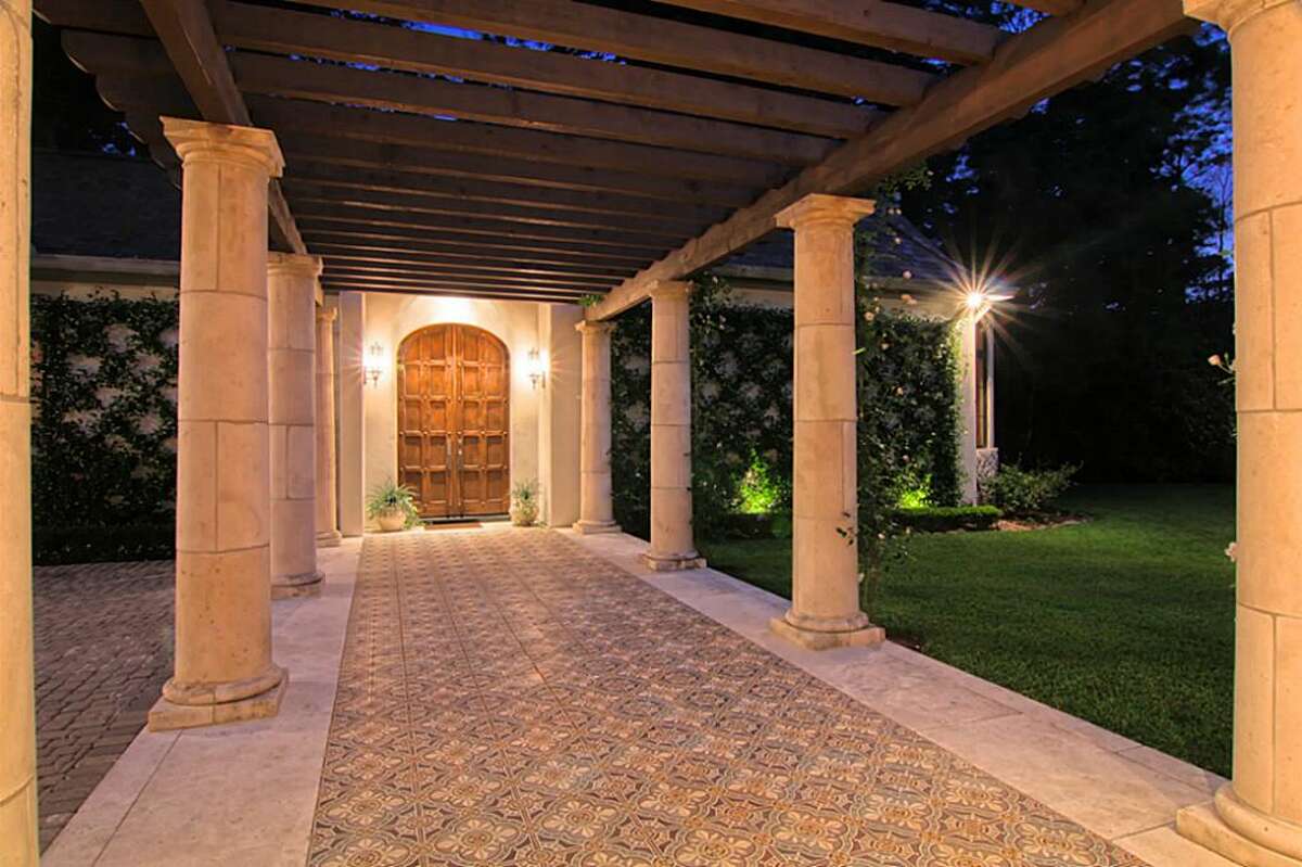 Former Astros star Jeff Bagwell sells his Memorial mansion