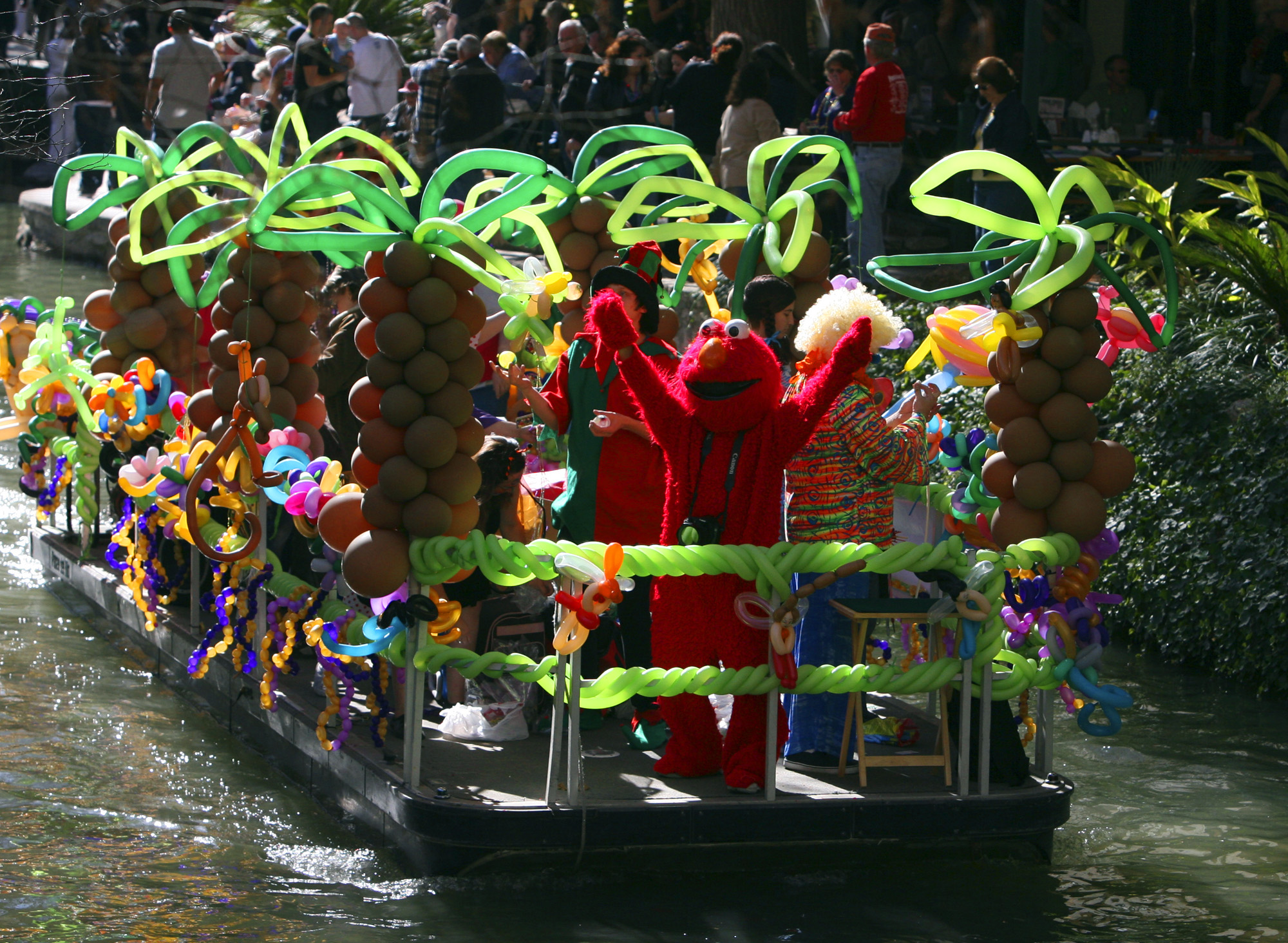 Spotlight: Mardi Gras on the River Walk