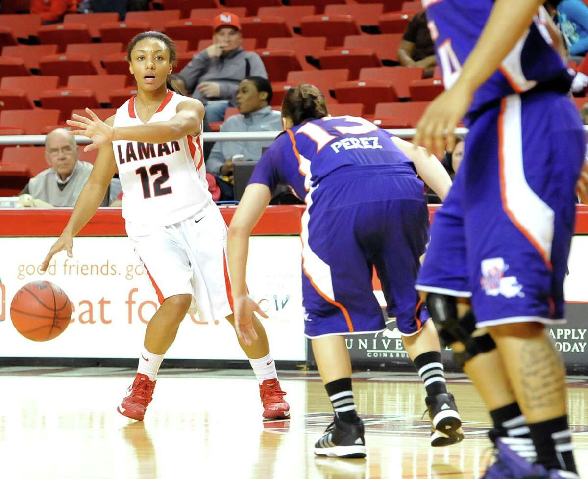 Edwards leads Lamar to win