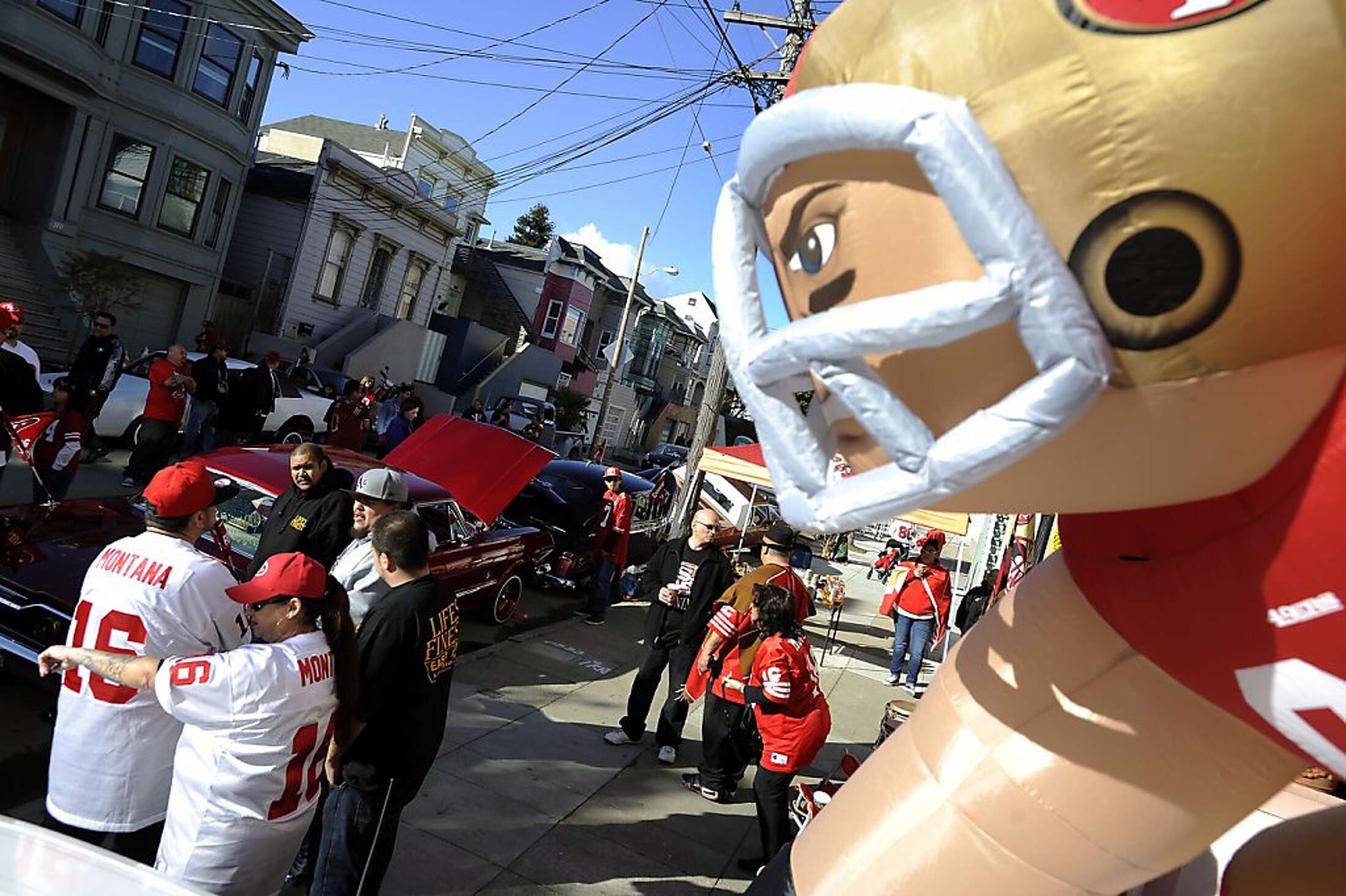 Lowrider parade for 49ers ready to dance