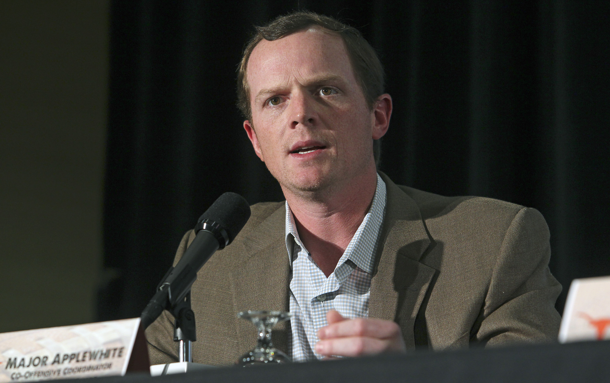 Applewhite only UT staffer reprimanded