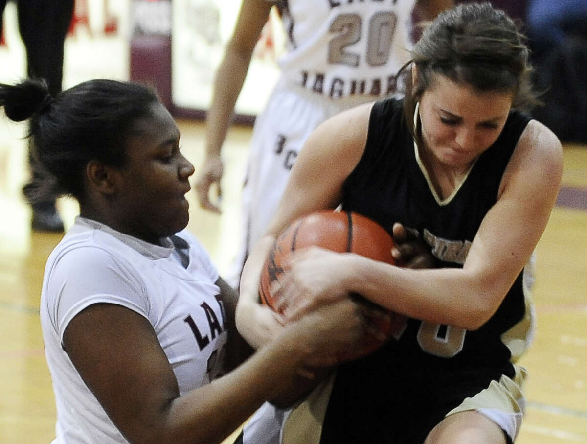 Vidor girls basketball escapes Dayton in playoff game