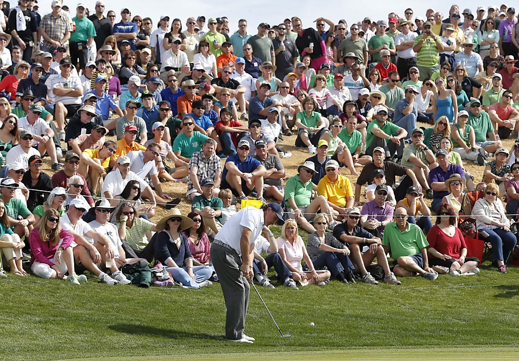 Record crowd cheers Lefty's excellence