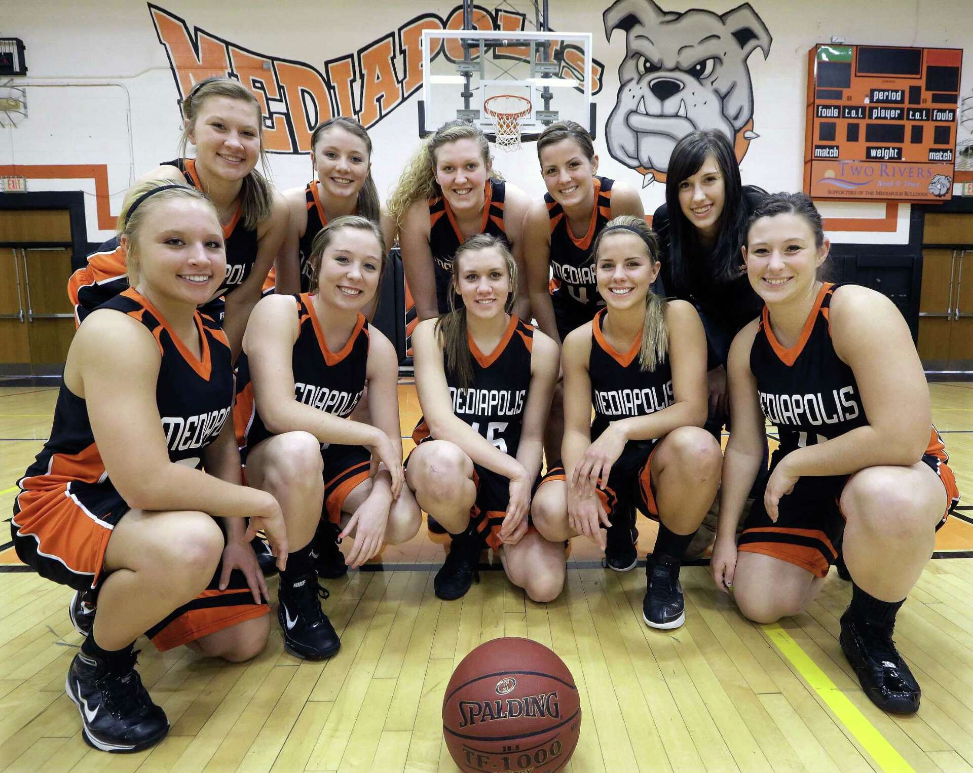 Four sets of Iowa sisters power top girls' team