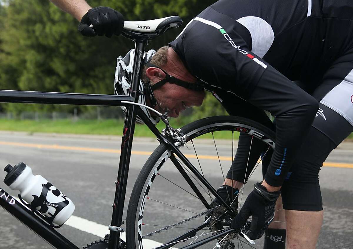 Blind bike racer beats obstacles in path