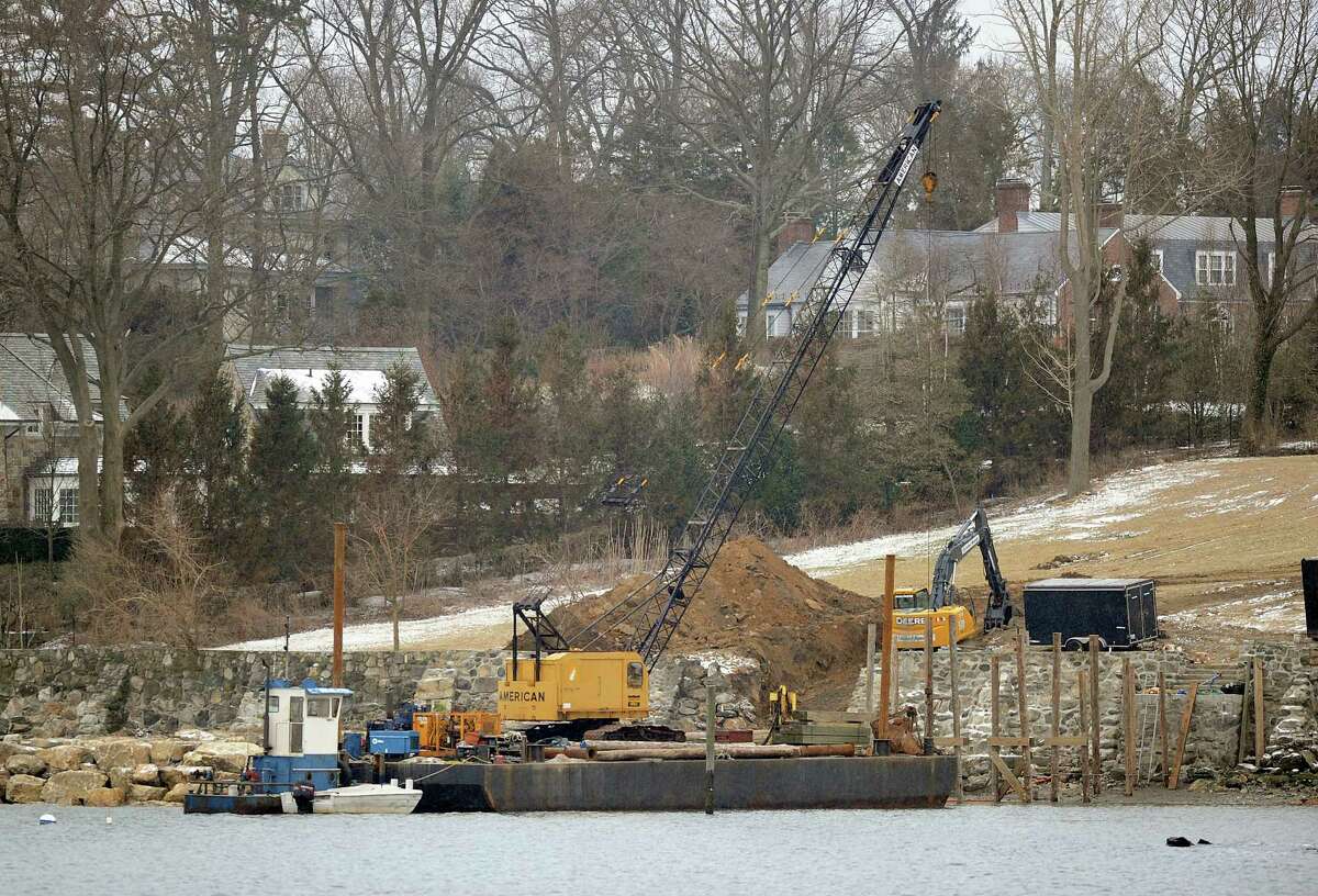 Work on stuck excavator to resume