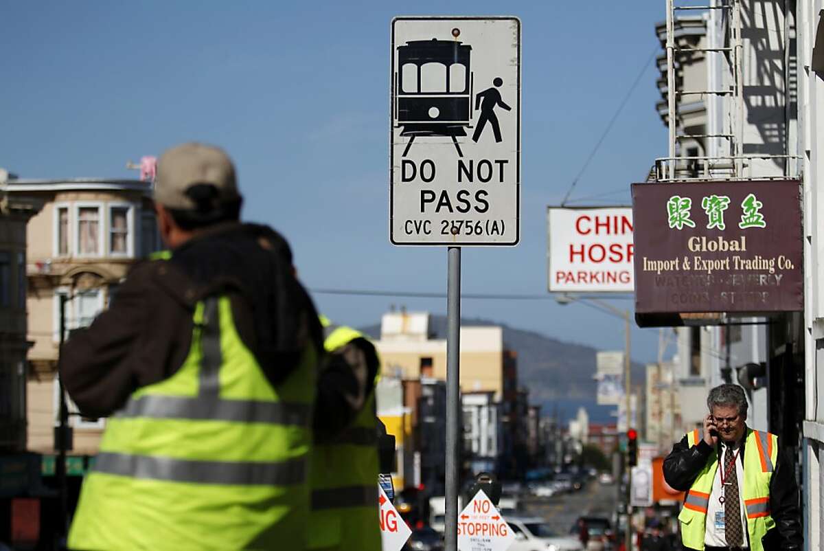 7 hurt in cable-car accident