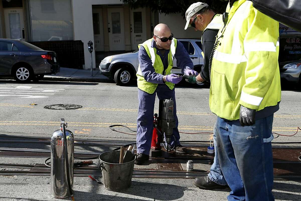 7 hurt in cable-car accident
