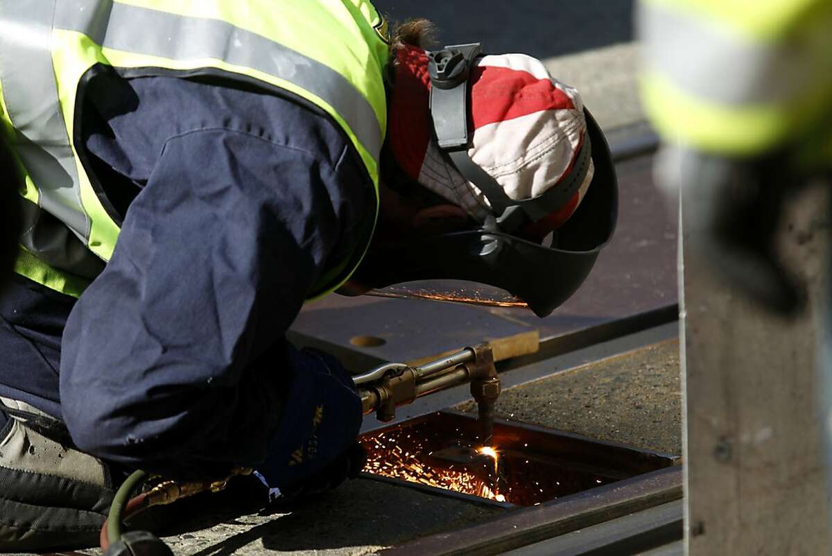 7 hurt in cable-car accident