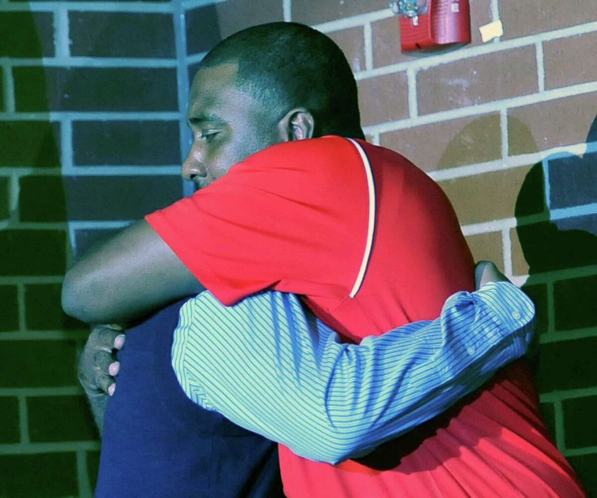 Twelve Port Arthur Memorial football players sign with colleges