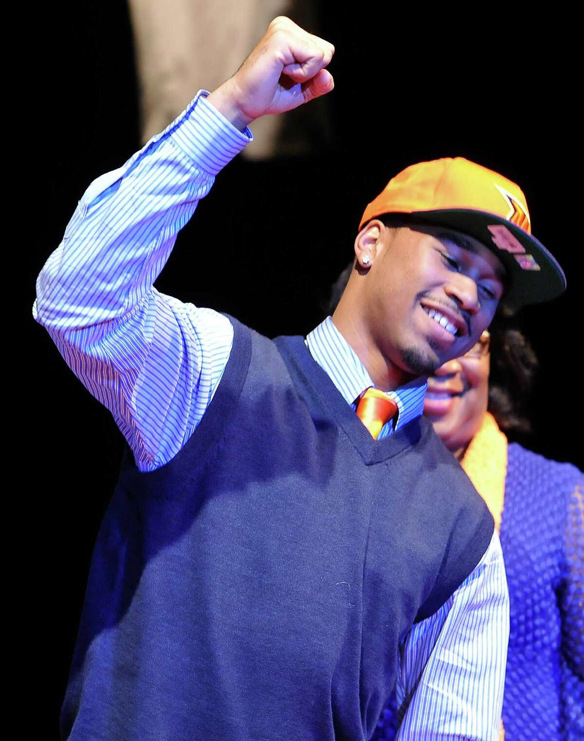 Twelve Port Arthur Memorial football players sign with colleges