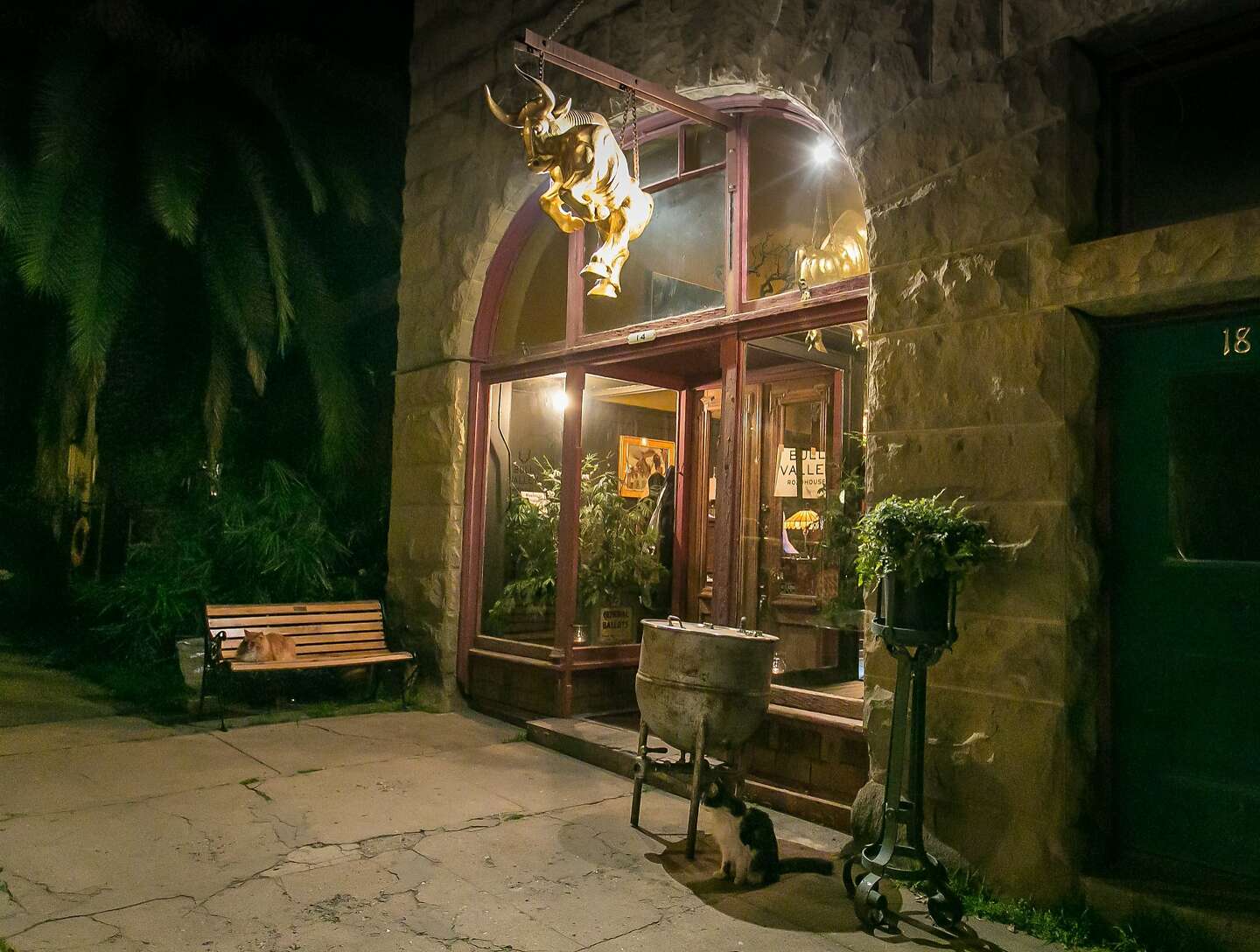 Bull Valley Roadhouse, Port Costa - old-time vibe