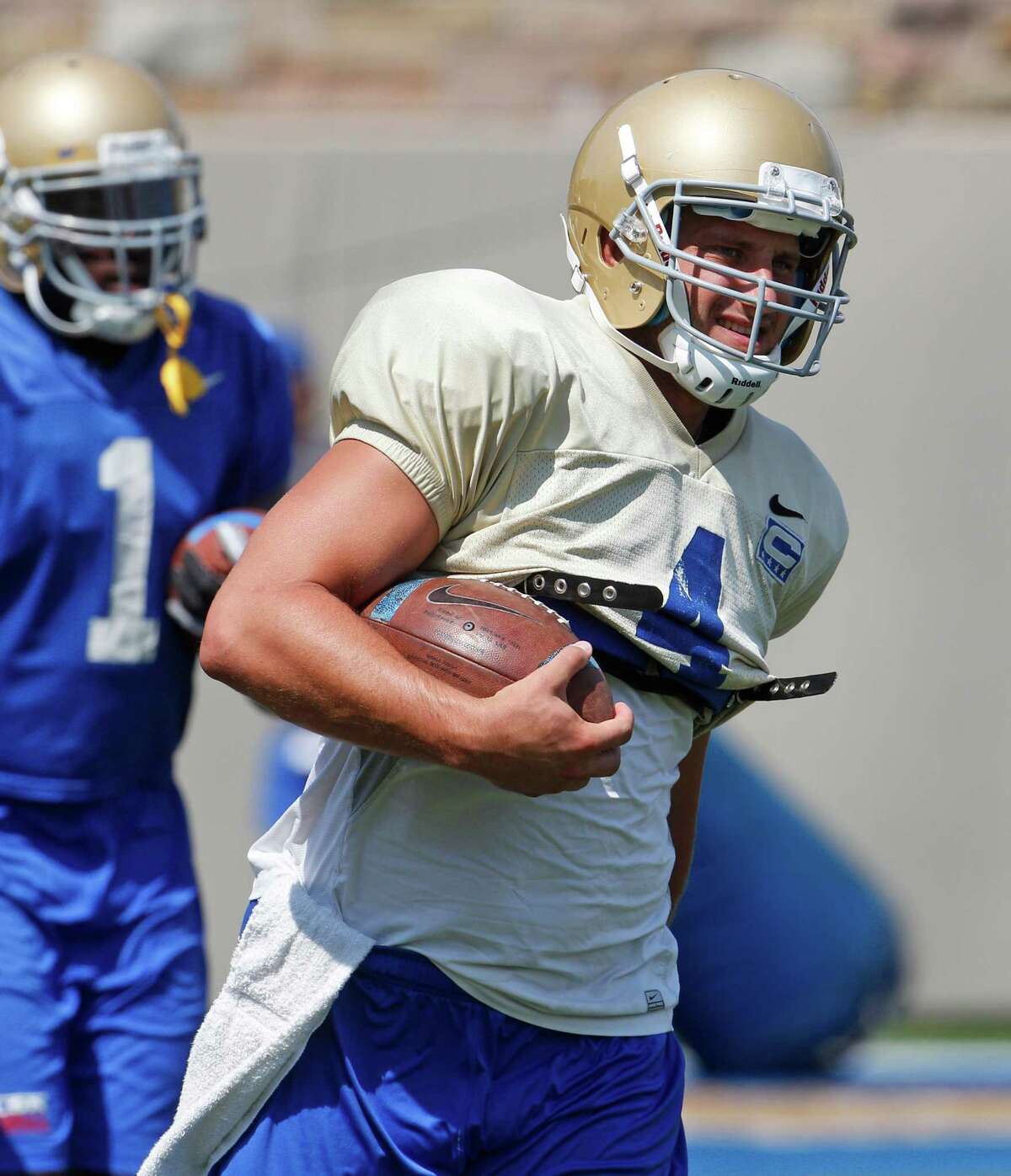 Adversity gives QB necessary toughness