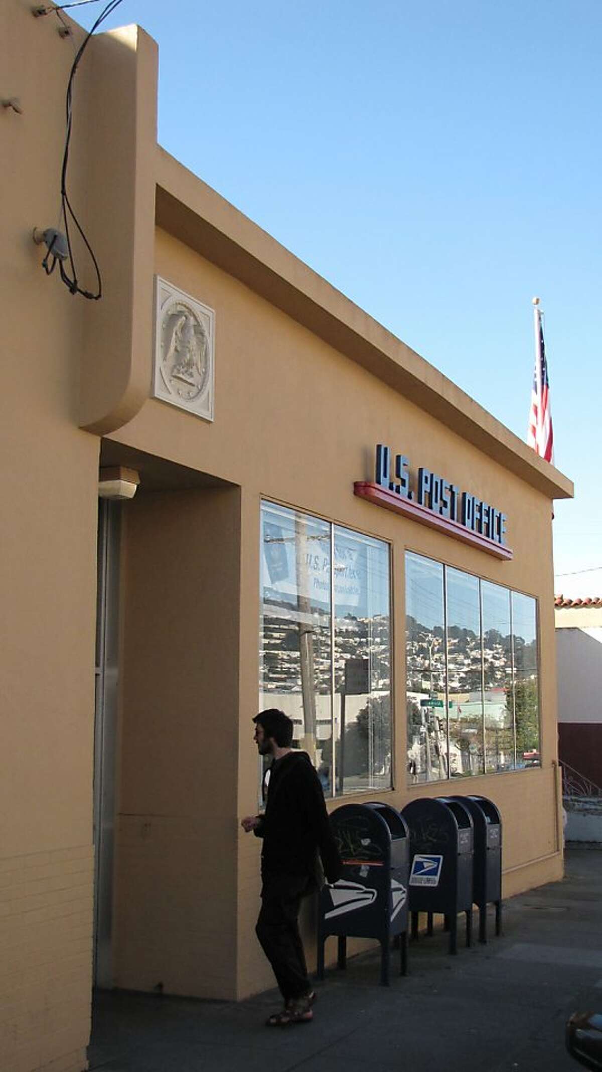 Post office delivers architectural style