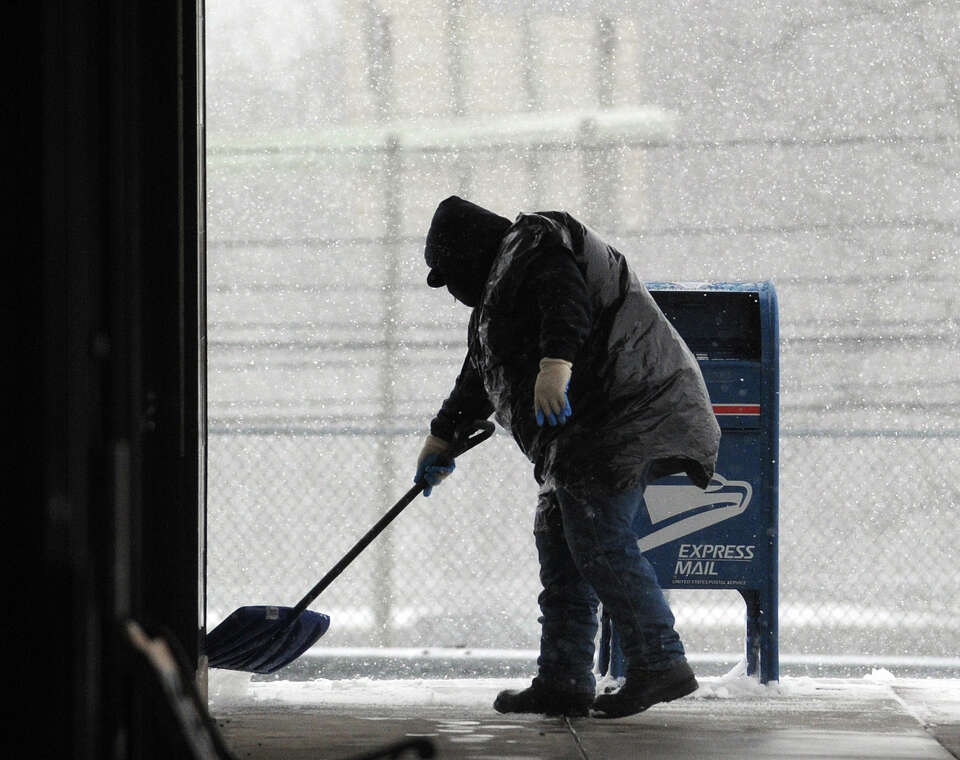 Greenwich blizzard vignettes: How does a UPS truck handle in the snow?