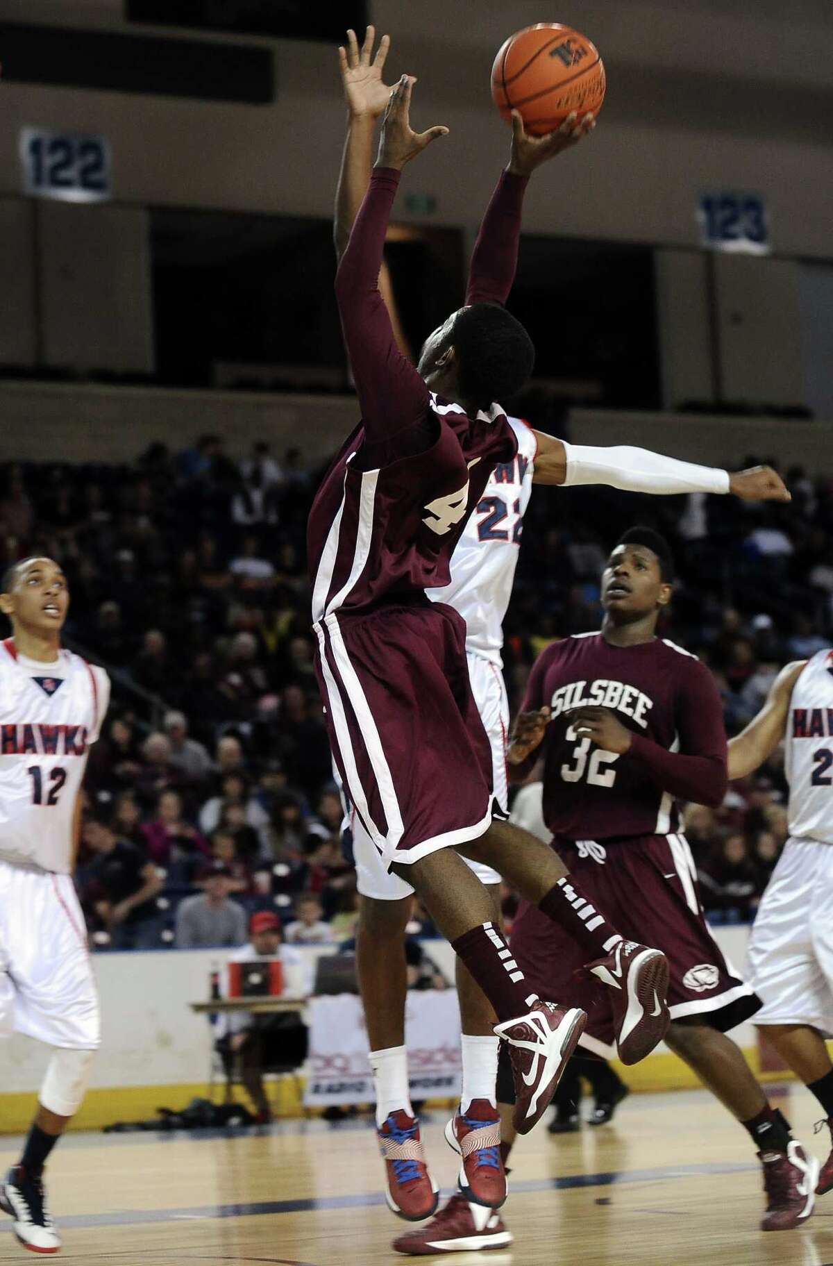 Silsbee tops H-J, clinches 21-3A title