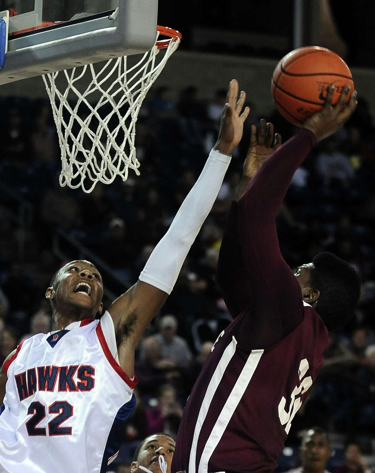Silsbee tops H-J, clinches 21-3A title