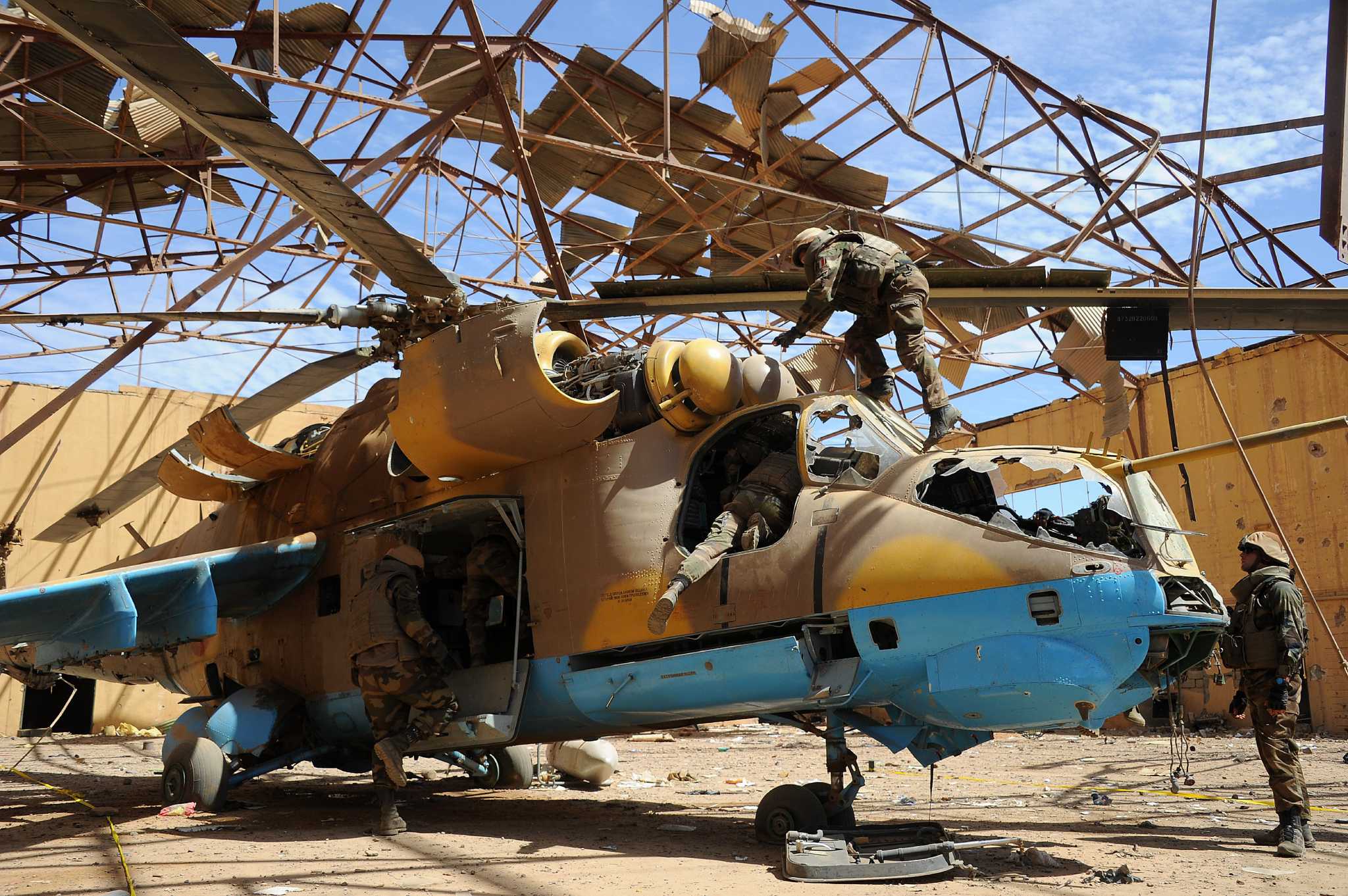 Mali war shifts to high Sahara as Islamist rebels flee