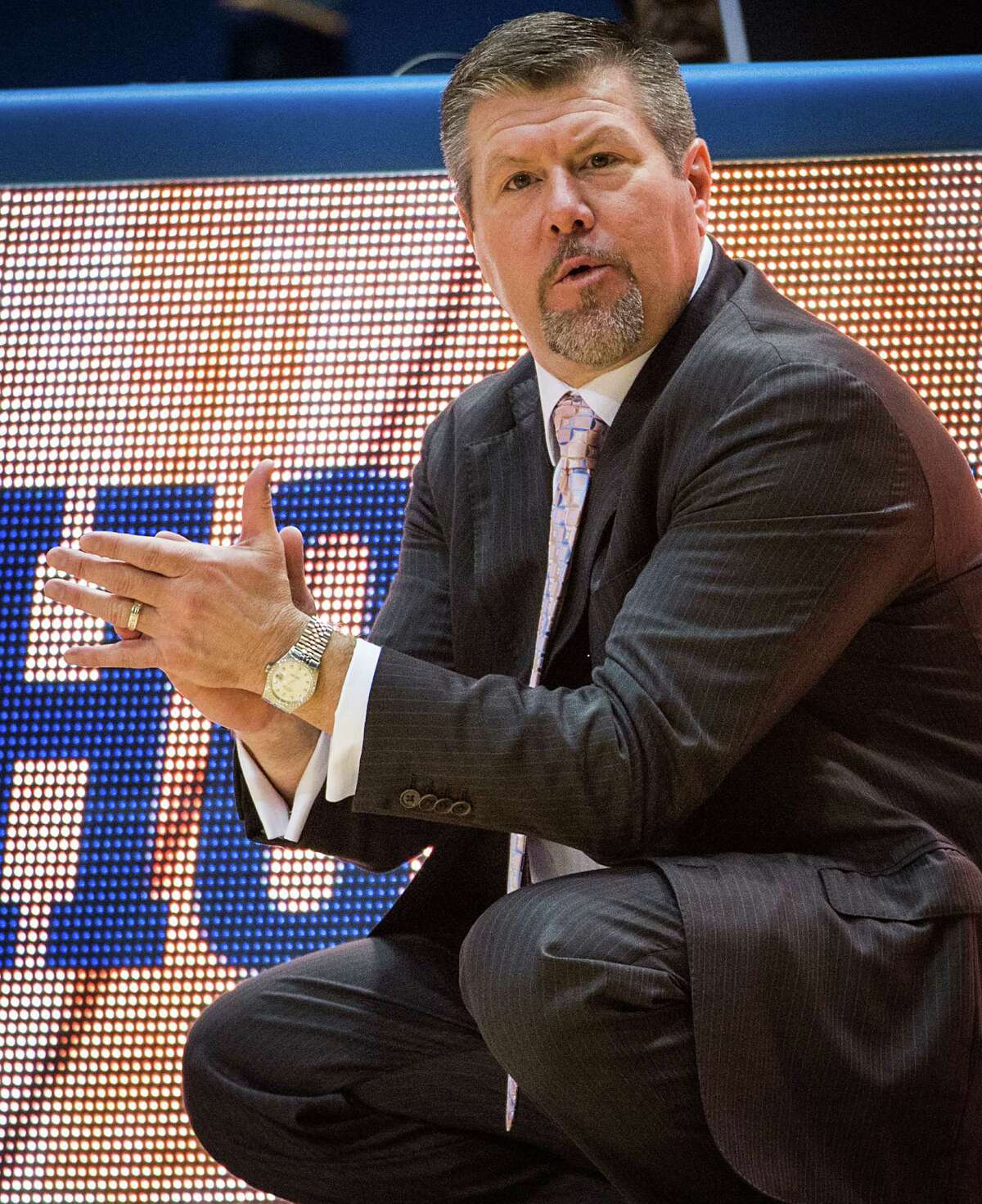 UH women’s basketball coach Buchanan resigns