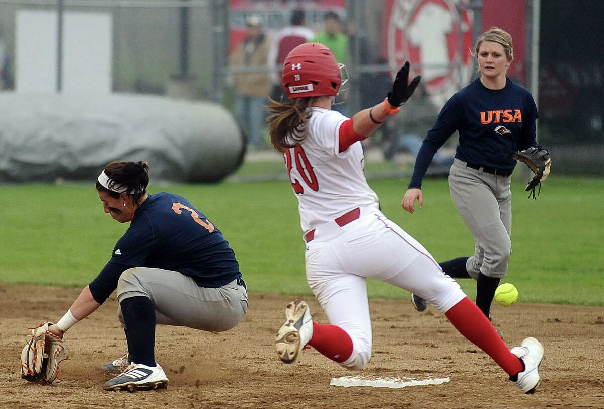 McDowell earns first SLC weekly hitter award for Lamar softball