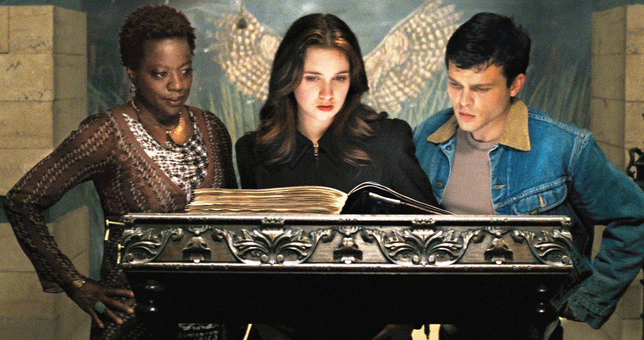 Review: 'Beautiful Creatures'