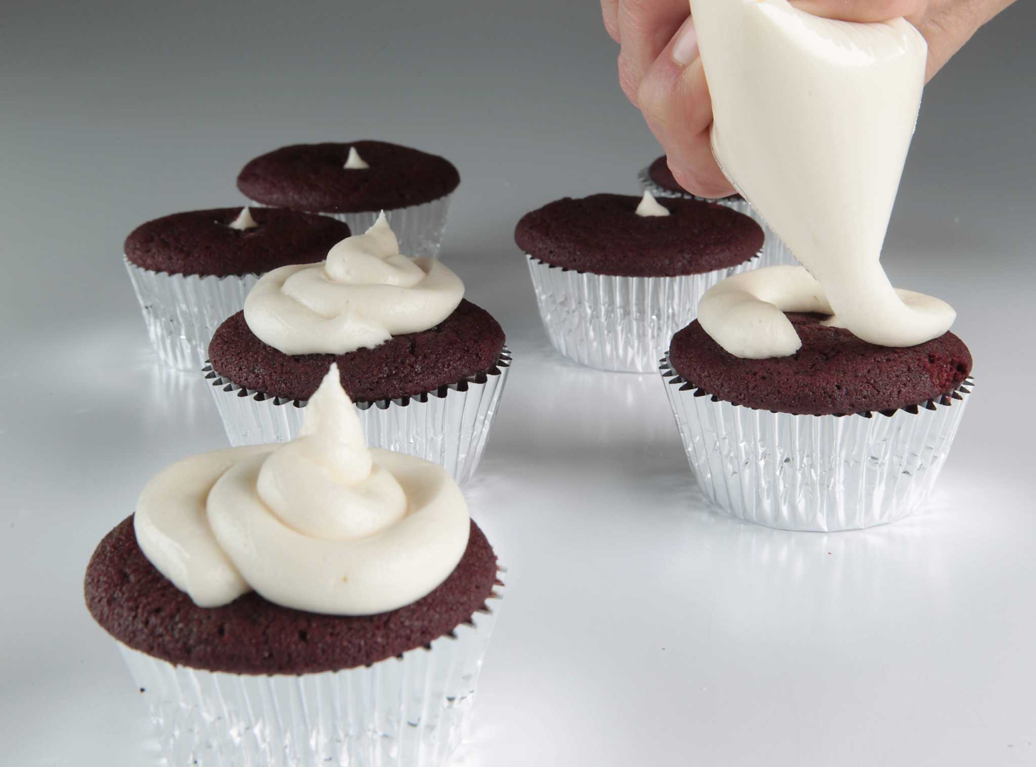 Sour cream gives cupcakes pleasant bite