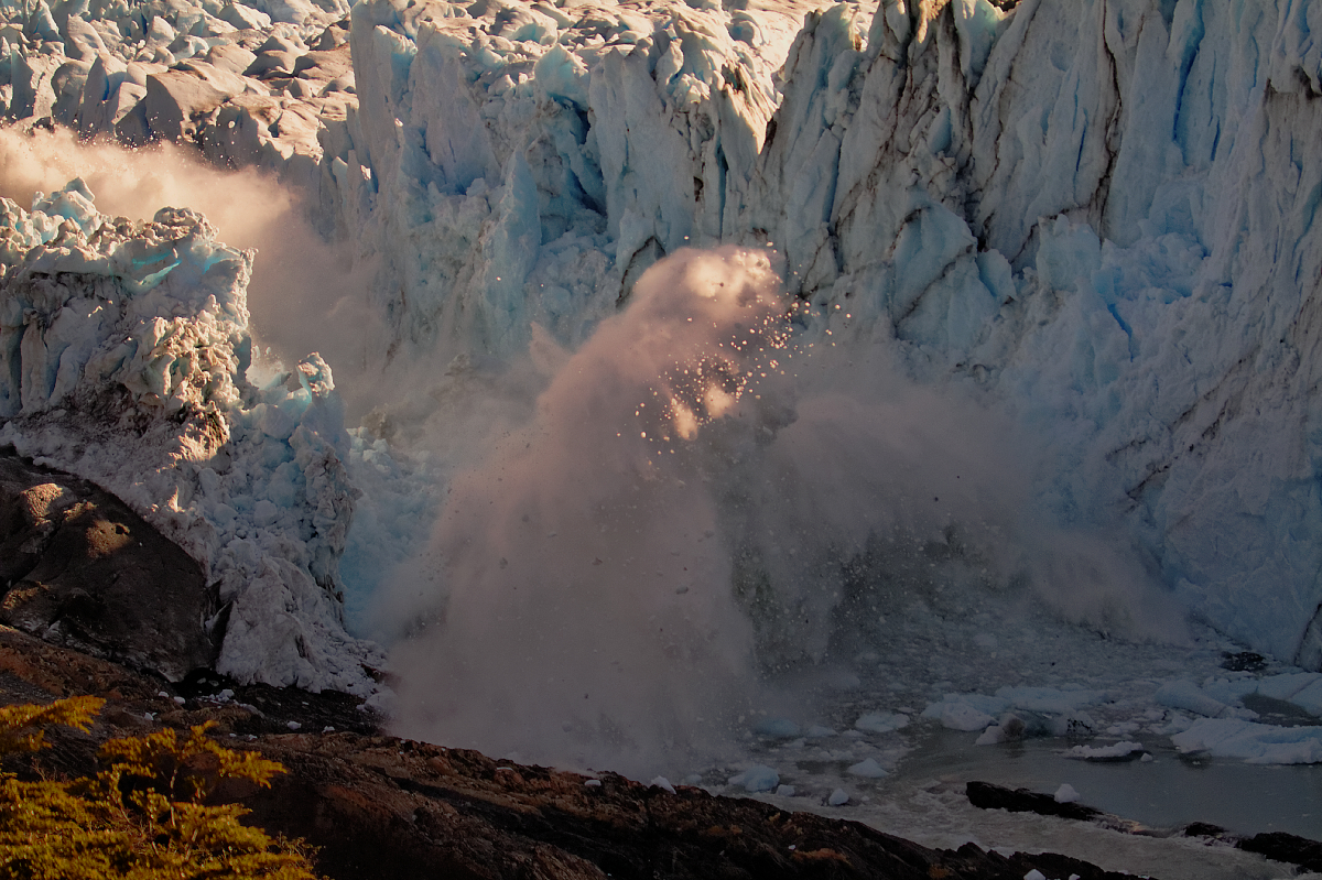 The viral photos that brought glaciers back into the news